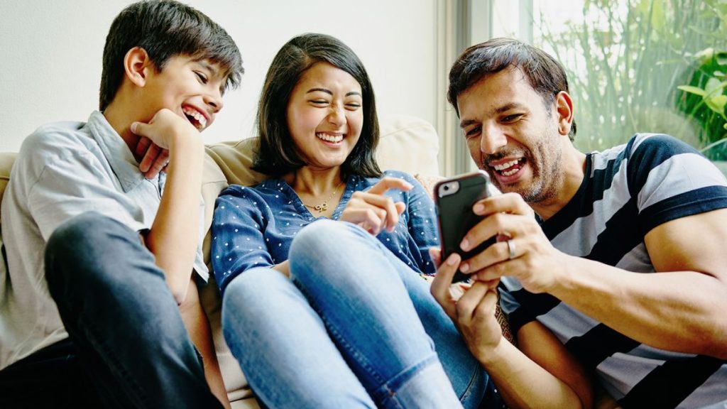 200+ Funny Parent Group Chat Names for Parenthood Puns